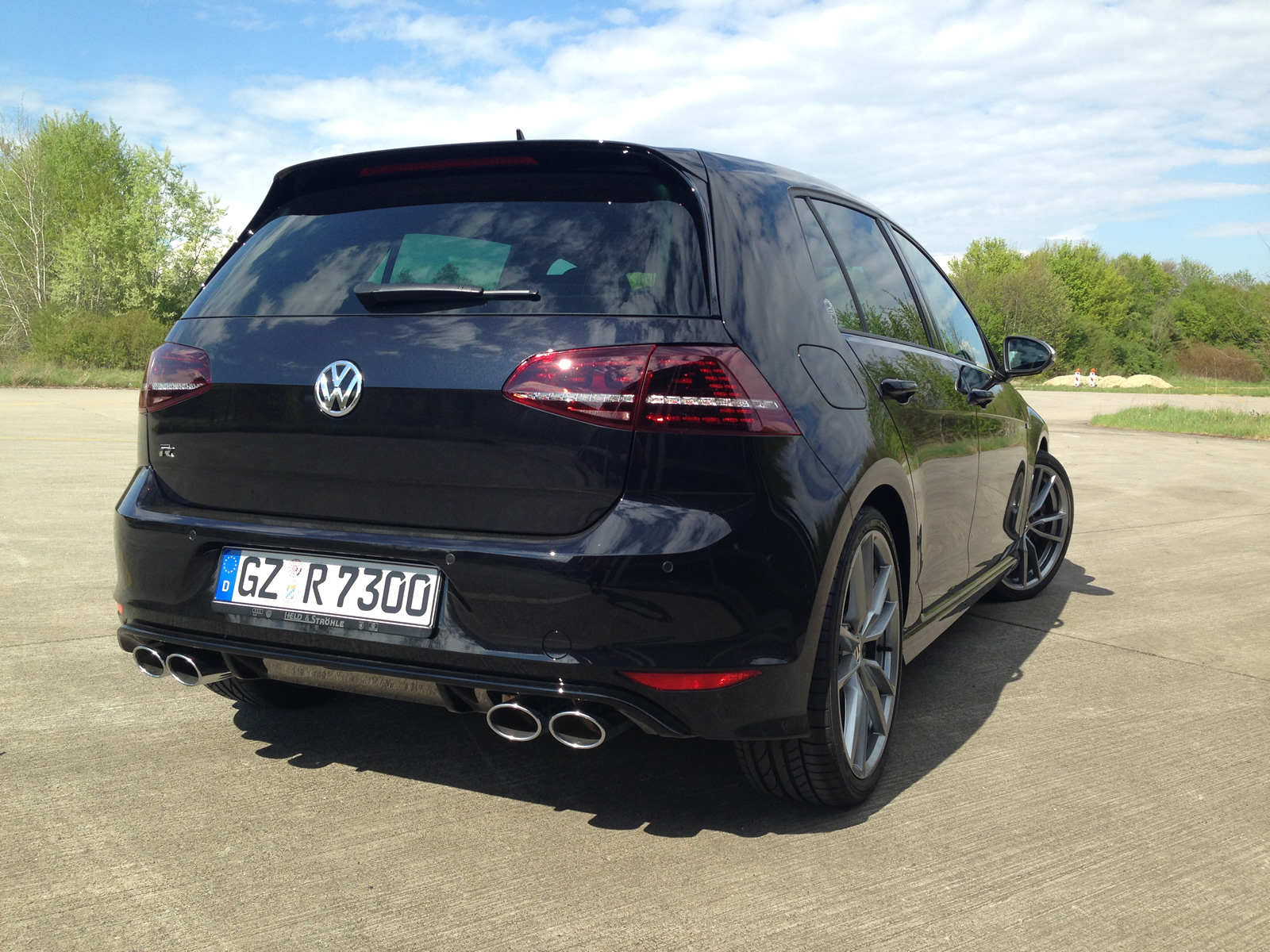 MeinR in Deep Black Perleffekt - Golf 7 R Show off - meinR.com